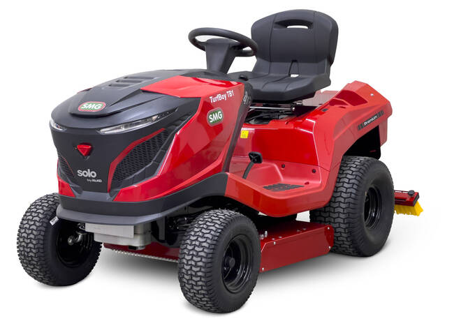 TurfCare TCA1400 Wheel-driven trailed implement for cleaning and ...
